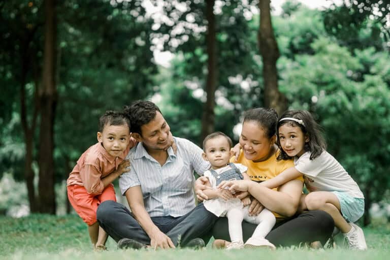 Family Bonding Activities: 10 Joyful Moments